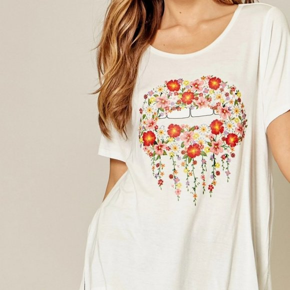 ANDREE BY UNIT | Tops | Andree By Unit Floral Lips Tee | Poshmark